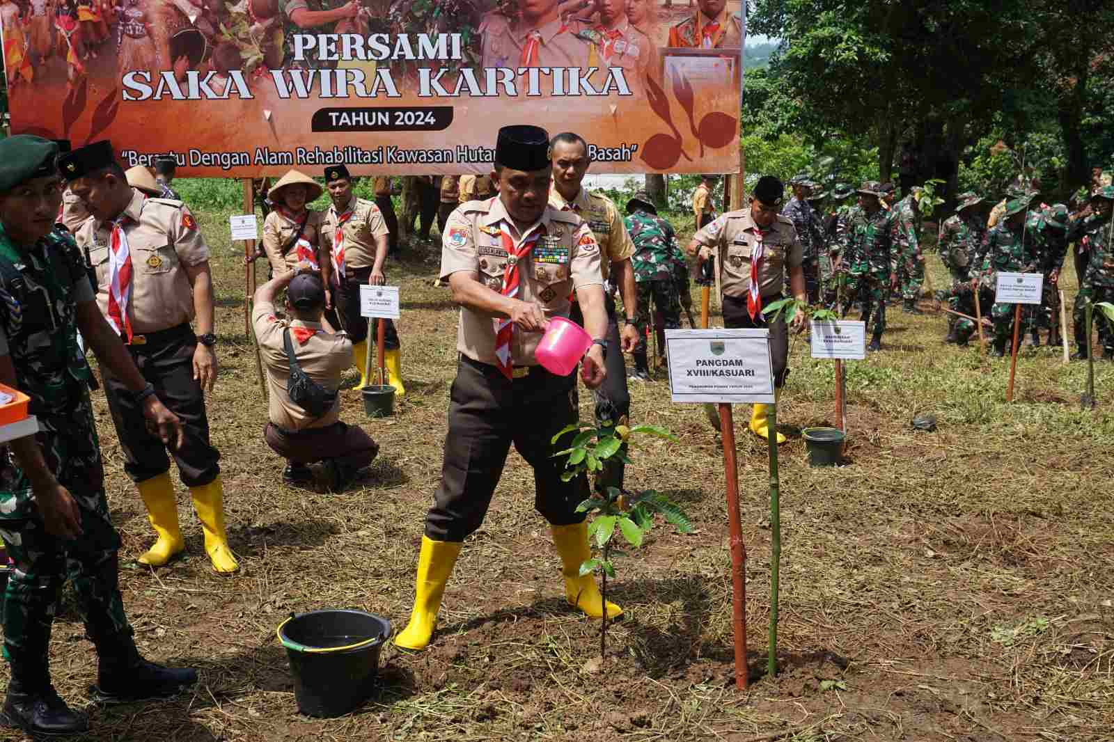 Siapkan Pemuda Berkarakter, Pangdam Resmi Buka Persami Pramuka Kodam ...